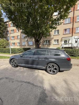 Grey Volkswagen Passat B8 2019 in Rezekne, with an engine capacity of 1.60 L and mileage of 253 thousand km for 11500 €, photo 3 on AUTOMOTO.COM.LV