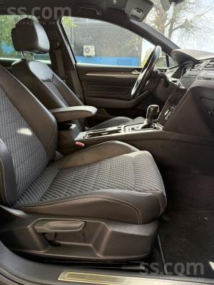 Grey Volkswagen Passat B8 2019 in Rezekne, with an engine capacity of 1.60 L and mileage of 253 thousand km for 11500 €, photo 9 on AUTOMOTO.COM.LV