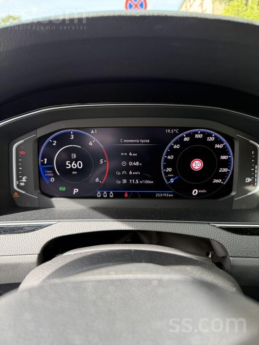 Grey Volkswagen Passat B8 2019 in Rezekne, with an engine capacity of 1.60 L and mileage of 253 thousand km for 11500 €, photo 12 on AUTOMOTO.COM.LV