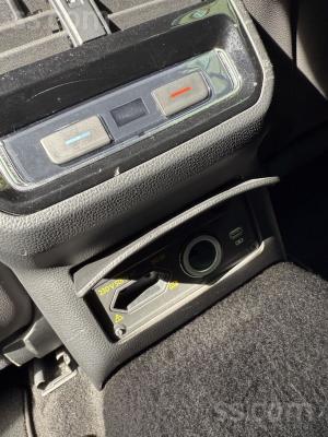 Grey Volkswagen Passat B8 2019 in Rezekne, with an engine capacity of 1.60 L and mileage of 253 thousand km for 11500 €, photo 16 on AUTOMOTO.COM.LV