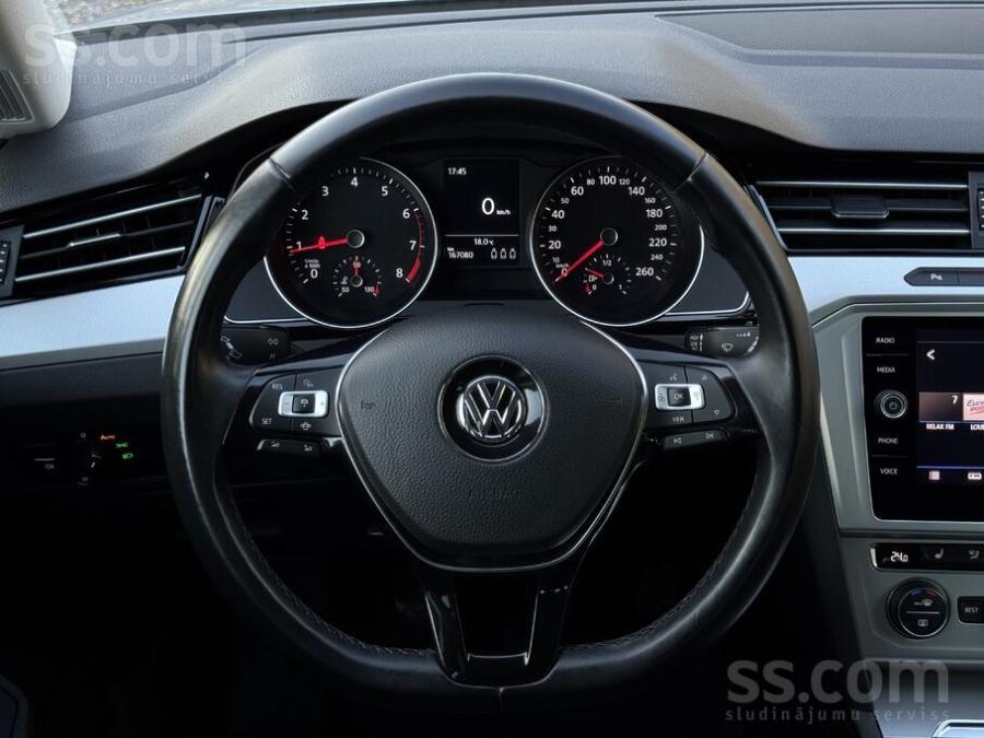Grey Volkswagen Passat B8 2019 in Valmiera, with an engine capacity of 1.50 L and mileage of 167 thousand km for 13400 €, photo 10 on AUTOMOTO.COM.LV
