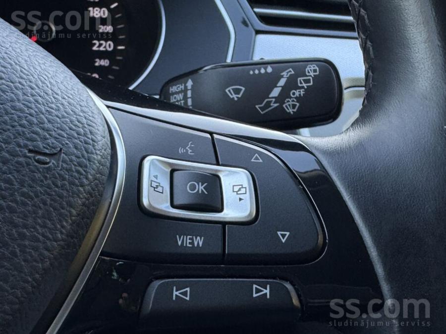 Grey Volkswagen Passat B8 2019 in Valmiera, with an engine capacity of 1.50 L and mileage of 167 thousand km for 13400 €, photo 12 on AUTOMOTO.COM.LV