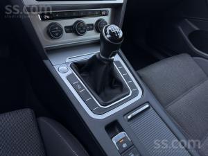 Grey Volkswagen Passat B8 2019 in Valmiera, with an engine capacity of 1.50 L and mileage of 167 thousand km for 13400 €, photo 14 on AUTOMOTO.COM.LV