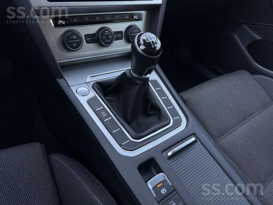 Grey Volkswagen Passat B8 2019 in Valmiera, with an engine capacity of 1.50 L and mileage of 167 thousand km for 13400 €, photo 14 on AUTOMOTO.COM.LV
