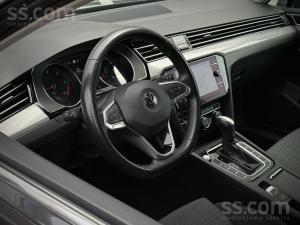 Grey Volkswagen Passat B8 2020 in Tukums, with an engine capacity of 2.00 L and mileage of 261 thousand km for 14290 €, photo 5 on AUTOMOTO.COM.LV