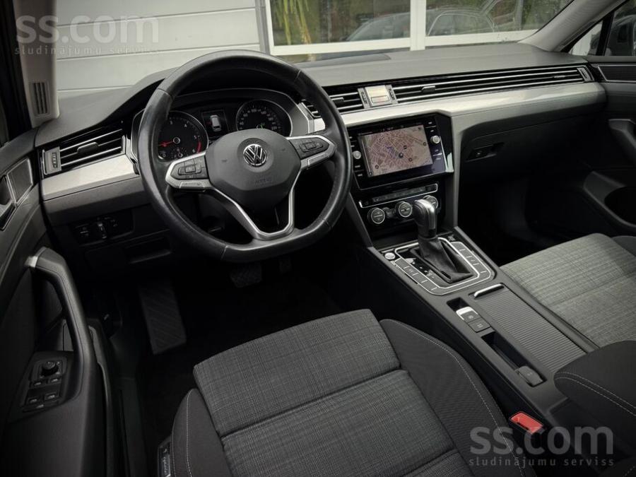 Grey Volkswagen Passat B8 2020 in Tukums, with an engine capacity of 2.00 L and mileage of 261 thousand km for 14290 €, photo 6 on AUTOMOTO.COM.LV