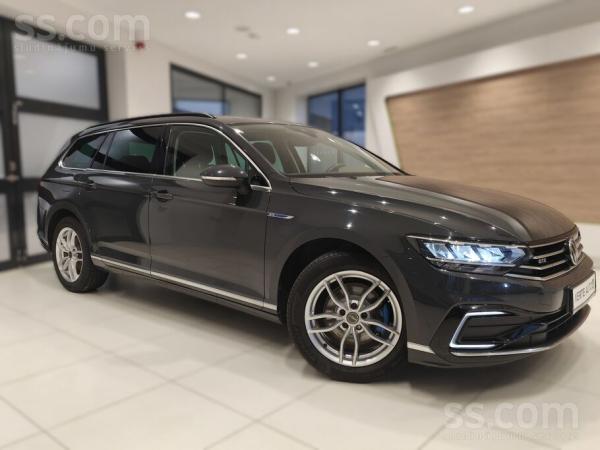 Pelēks Volkswagen Passat B8 2020 Rīga, ar dzinēja tilpumu 1.40 L un nobraukumu 145 tūkst. km par 15990 €, foto 1 vietnē AUTOMOTO.COM.LV