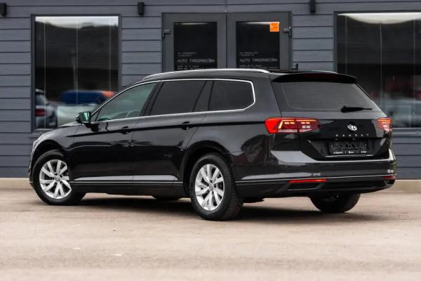 Pelēks Volkswagen Passat B8 2020 Jelgava, ar dzinēja tilpumu 1.60 L un nobraukumu 180 tūkst. km par 16350 €, foto 2 vietnē AUTOMOTO.COM.LV