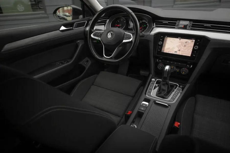 Pelēks Volkswagen Passat B8 2020 Jelgava, ar dzinēja tilpumu 1.60 L un nobraukumu 180 tūkst. km par 16350 €, foto 15 vietnē AUTOMOTO.COM.LV