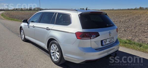 Grey Volkswagen Passat B8 2020 in Jelgava, with an engine capacity of 2.00 L and mileage of 194 thousand km for 15499 €, photo 4 on AUTOMOTO.COM.LV