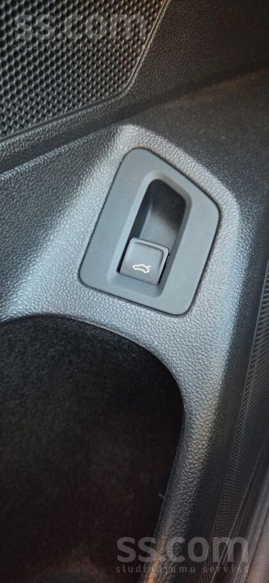 Pelēks Volkswagen Passat B8 2020 Jelgava, ar dzinēja tilpumu 2.00 L un nobraukumu 194 tūkst. km par 15499 €, foto 13 vietnē AUTOMOTO.COM.LV