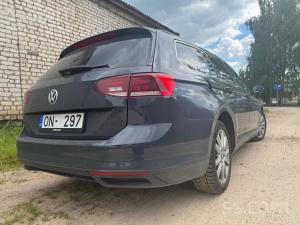 Grey Volkswagen Passat B8 2020 in Riga, with an engine capacity of 2.00 L and mileage of 455 thousand km for 9990 €, photo 4 on AUTOMOTO.COM.LV