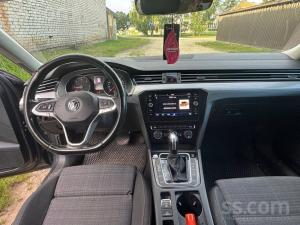 Grey Volkswagen Passat B8 2020 in Riga, with an engine capacity of 2.00 L and mileage of 455 thousand km for 9990 €, photo 6 on AUTOMOTO.COM.LV