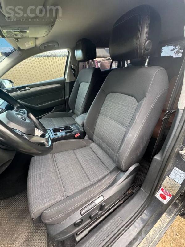 Grey Volkswagen Passat B8 2020 in Riga, with an engine capacity of 2.00 L and mileage of 455 thousand km for 9990 €, photo 6 on AUTOMOTO.COM.LV