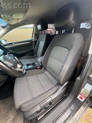 Grey Volkswagen Passat B8 2020 in Riga, with an engine capacity of 2.00 L and mileage of 455 thousand km for 9990 €, photo 7 on AUTOMOTO.COM.LV