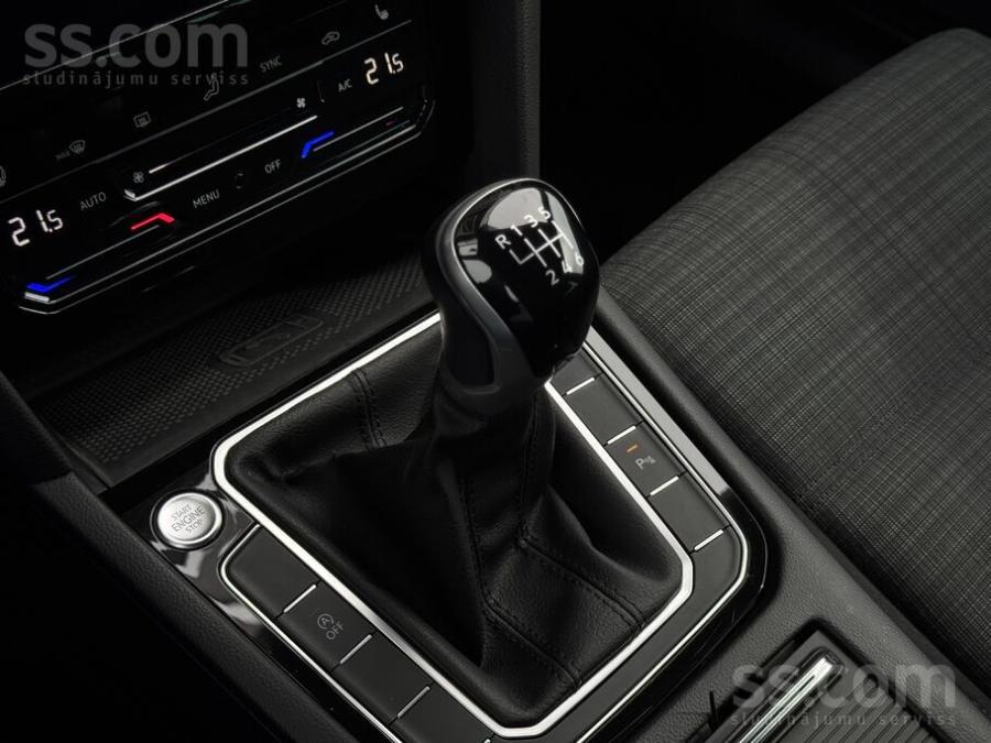 Pelēks Volkswagen Passat B8 2020 Valmiera, ar dzinēja tilpumu 1.50 L un nobraukumu 112 tūkst. km par 17900 €, foto 15 vietnē AUTOMOTO.COM.LV