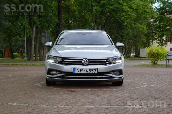 Grey Volkswagen Passat B8 2020 in Jelgava, with an engine capacity of 2.00 L and mileage of 197 thousand km for 14660 €, photo 2 on AUTOMOTO.COM.LV