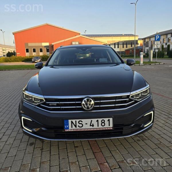 Grey Volkswagen Passat B8 2020 in Riga, with an engine capacity of 1.40 L and mileage of 148 thousand km for 18350 €, photo 2 on AUTOMOTO.COM.LV