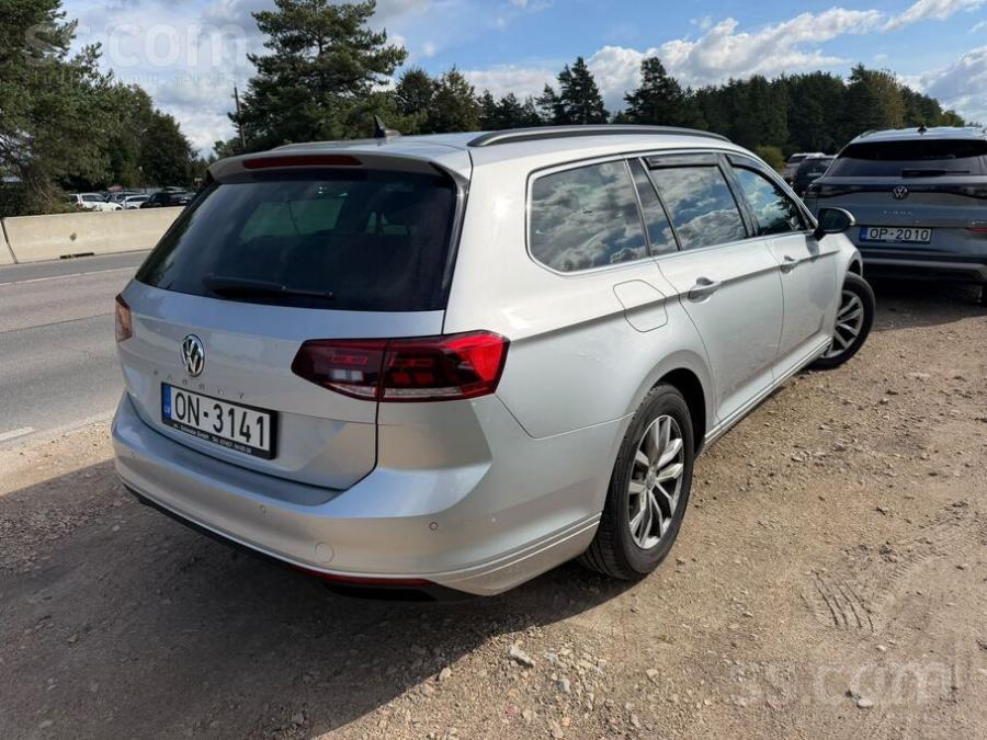 Grey Volkswagen Passat B8 2020 in Riga, with an engine capacity of 2.00 L and mileage of 311 thousand km for 11200 €, photo 3 on AUTOMOTO.COM.LV