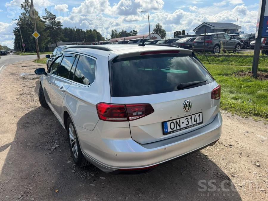 Grey Volkswagen Passat B8 2020 in Riga, with an engine capacity of 2.00 L and mileage of 311 thousand km for 11200 €, photo 4 on AUTOMOTO.COM.LV
