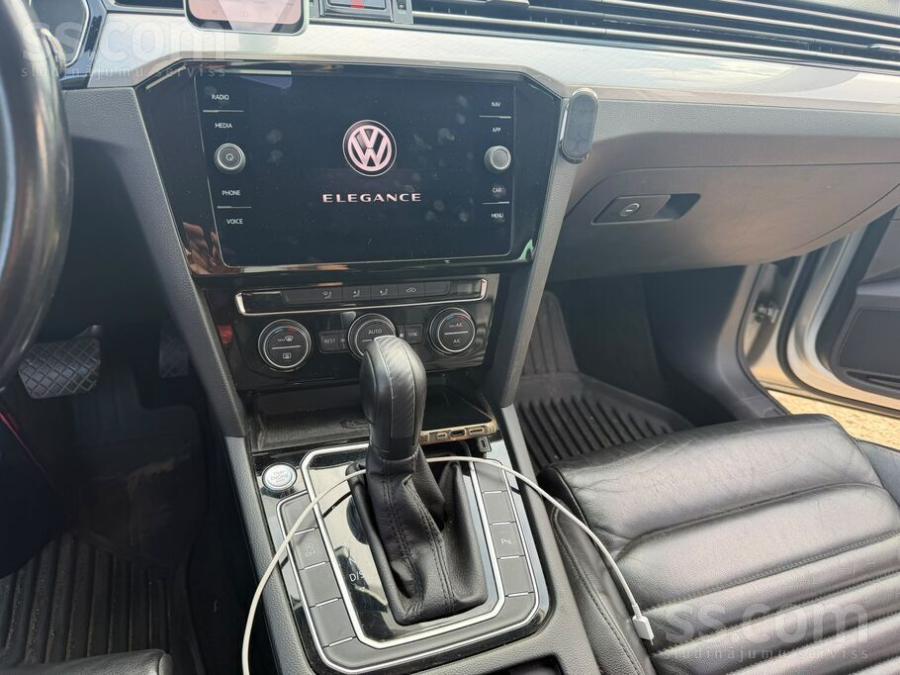 Grey Volkswagen Passat B8 2020 in Riga, with an engine capacity of 2.00 L and mileage of 311 thousand km for 11200 €, photo 7 on AUTOMOTO.COM.LV