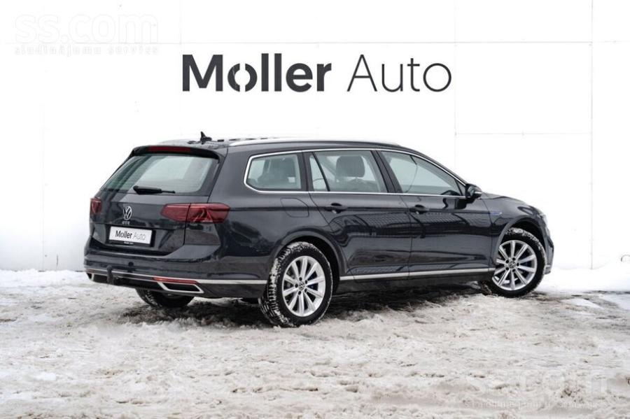 Grey Volkswagen Passat B8 2021 in Riga, with an engine capacity of 1.40 L and mileage of 107 thousand km for 19800 €, photo 4 on AUTOMOTO.COM.LV