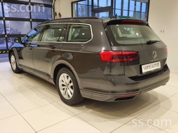Pelēks Volkswagen Passat B8 2021 Rīga, ar dzinēja tilpumu 2.00 L un nobraukumu 215 tūkst. km par 15990 €, foto 4 vietnē AUTOMOTO.COM.LV