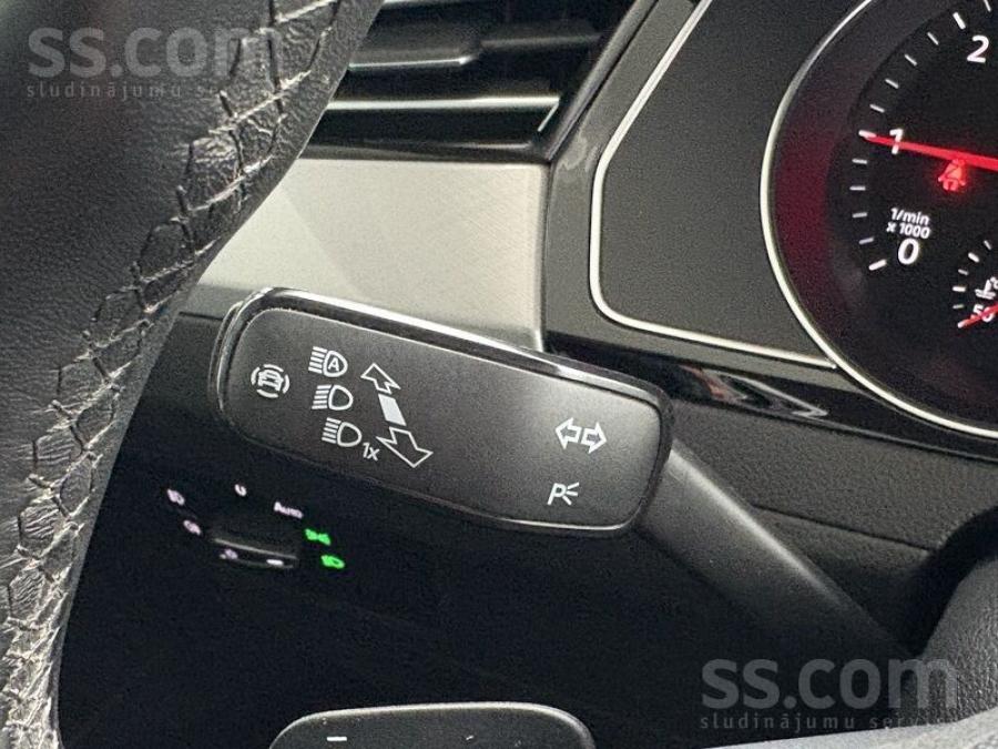 Grey Volkswagen Passat B8 2021 in Riga, with an engine capacity of 2.00 L and mileage of 170 thousand km for 17500 €, photo 12 on AUTOMOTO.COM.LV