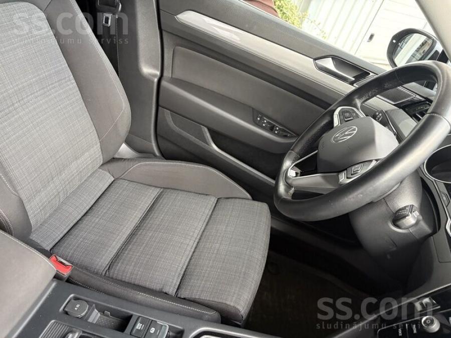 Grey Volkswagen Passat B8 2021 in Riga, with an engine capacity of 2.00 L and mileage of 170 thousand km for 17500 €, photo 17 on AUTOMOTO.COM.LV