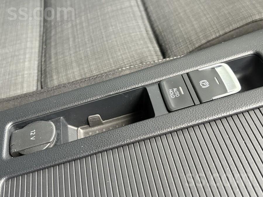 Grey Volkswagen Passat B8 2021 in Riga, with an engine capacity of 2.00 L and mileage of 170 thousand km for 17500 €, photo 20 on AUTOMOTO.COM.LV
