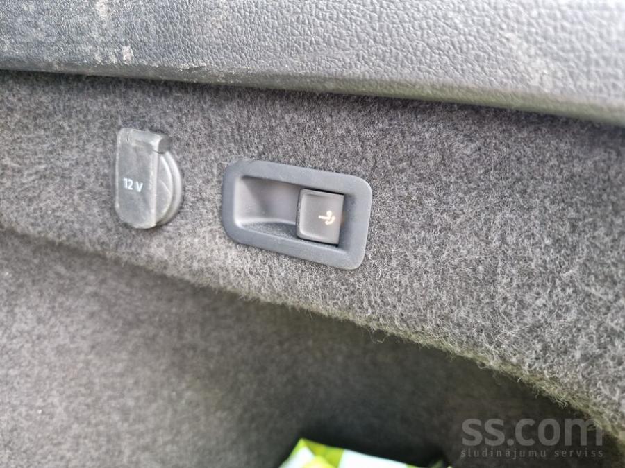 Pelēks Volkswagen Passat B8 2021 Rīga, ar dzinēja tilpumu 2.00 L un nobraukumu 159 tūkst. km par 18600 €, foto 17 vietnē AUTOMOTO.COM.LV
