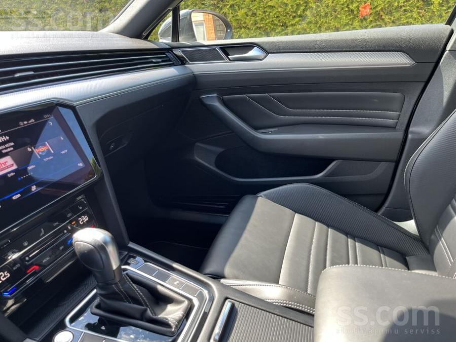 Grey Volkswagen Passat B8 2021 in Riga, with an engine capacity of 2.00 L and mileage of 242 thousand km for 21500 €, photo 6 on AUTOMOTO.COM.LV