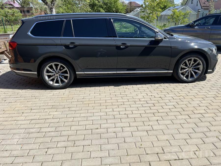 Grey Volkswagen Passat B8 2021 in Riga, with an engine capacity of 2.00 L and mileage of 242 thousand km for 21500 €, photo 11 on AUTOMOTO.COM.LV