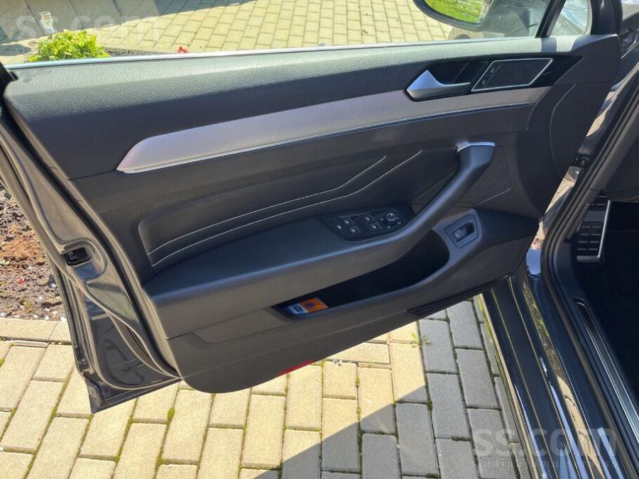 Grey Volkswagen Passat B8 2021 in Riga, with an engine capacity of 2.00 L and mileage of 242 thousand km for 21500 €, photo 24 on AUTOMOTO.COM.LV