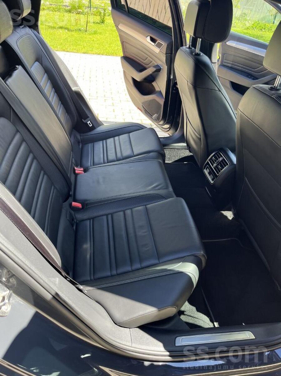 Grey Volkswagen Passat B8 2021 in Riga, with an engine capacity of 2.00 L and mileage of 242 thousand km for 21500 €, photo 31 on AUTOMOTO.COM.LV