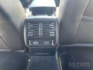 Grey Volkswagen Passat B8 2021 in Riga, with an engine capacity of 2.00 L and mileage of 242 thousand km for 21500 €, photo 32 on AUTOMOTO.COM.LV