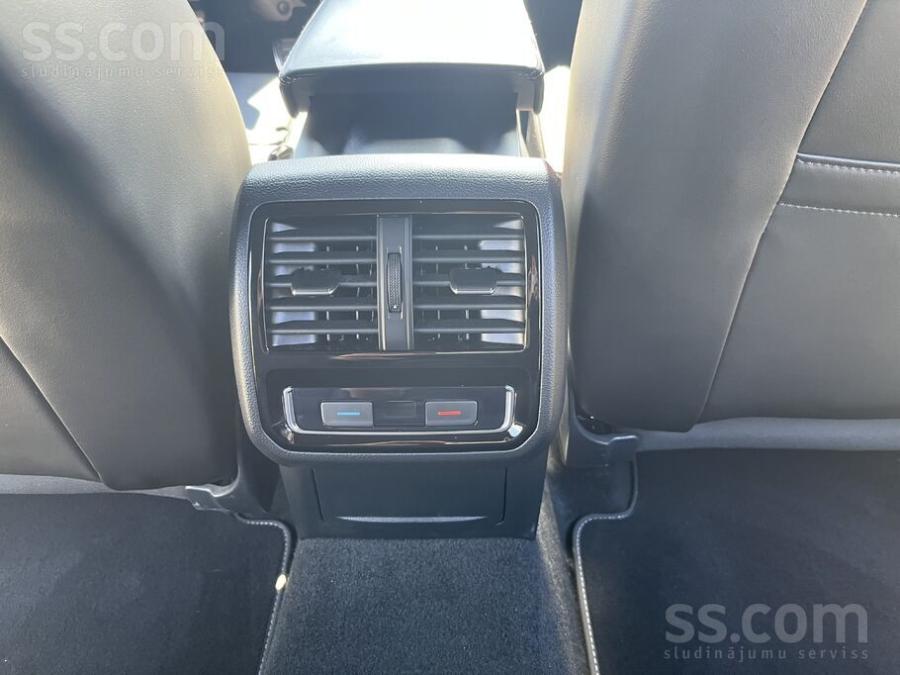 Grey Volkswagen Passat B8 2021 in Riga, with an engine capacity of 2.00 L and mileage of 242 thousand km for 21500 €, photo 32 on AUTOMOTO.COM.LV
