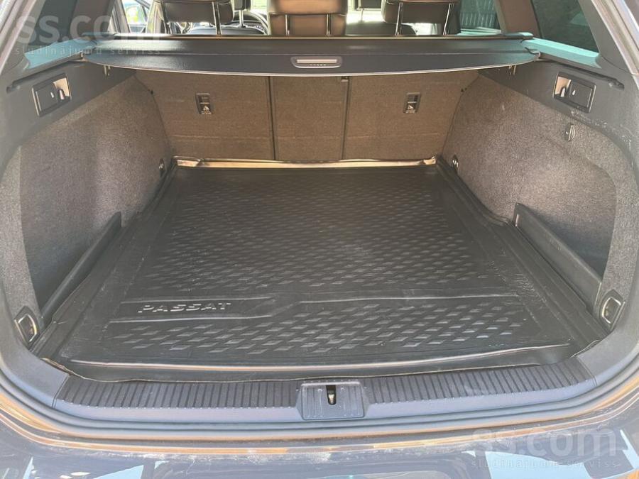 Grey Volkswagen Passat B8 2021 in Riga, with an engine capacity of 2.00 L and mileage of 242 thousand km for 21500 €, photo 36 on AUTOMOTO.COM.LV