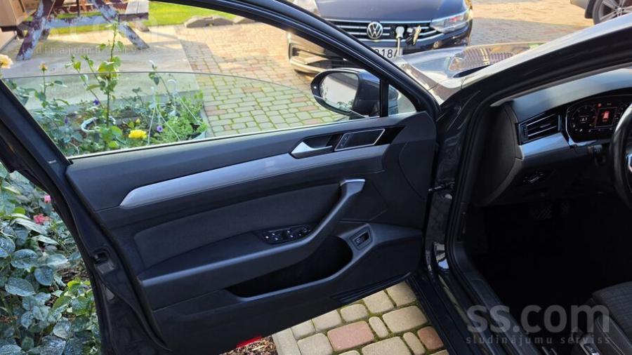 Grey Volkswagen Passat B8 2021 in Riga, with an engine capacity of 2.00 L and mileage of 191 thousand km for 18350 €, photo 13 on AUTOMOTO.COM.LV