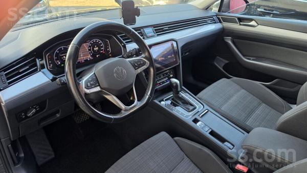 Grey Volkswagen Passat B8 2021 in Riga, with an engine capacity of 2.00 L and mileage of 191 thousand km for 18350 €, photo 10 on AUTOMOTO.COM.LV