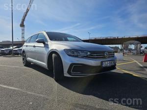 Grey Volkswagen Passat B8 2021 in Riga, with an engine capacity of 1.40 L and mileage of 200 thousand km for 13200 €, photo 1 on AUTOMOTO.COM.LV