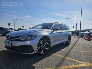 Grey Volkswagen Passat B8 2021 in Riga, with an engine capacity of 1.40 L and mileage of 200 thousand km for 13200 €, photo 5 on AUTOMOTO.COM.LV