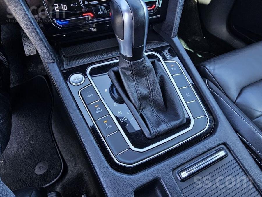 Grey Volkswagen Passat B8 2021 in Riga, with an engine capacity of 1.40 L and mileage of 200 thousand km for 13200 €, photo 19 on AUTOMOTO.COM.LV