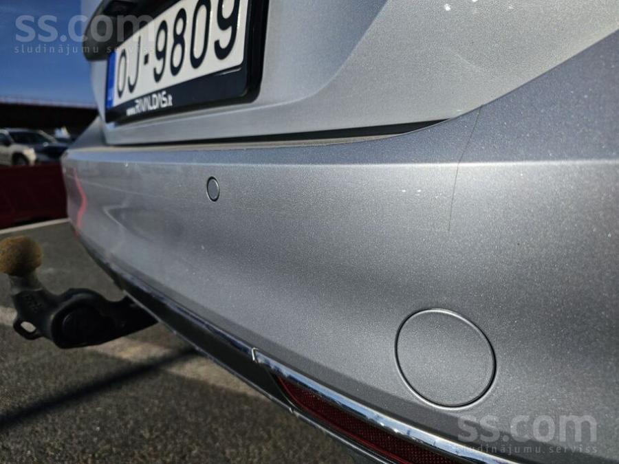 Grey Volkswagen Passat B8 2021 in Riga, with an engine capacity of 1.40 L and mileage of 200 thousand km for 13200 €, photo 26 on AUTOMOTO.COM.LV