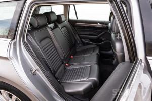 Grey Volkswagen Passat B8 2022 in Riga, with an engine capacity of 2.00 L and mileage of 158 thousand km for 22400 €, photo 9 on AUTOMOTO.COM.LV