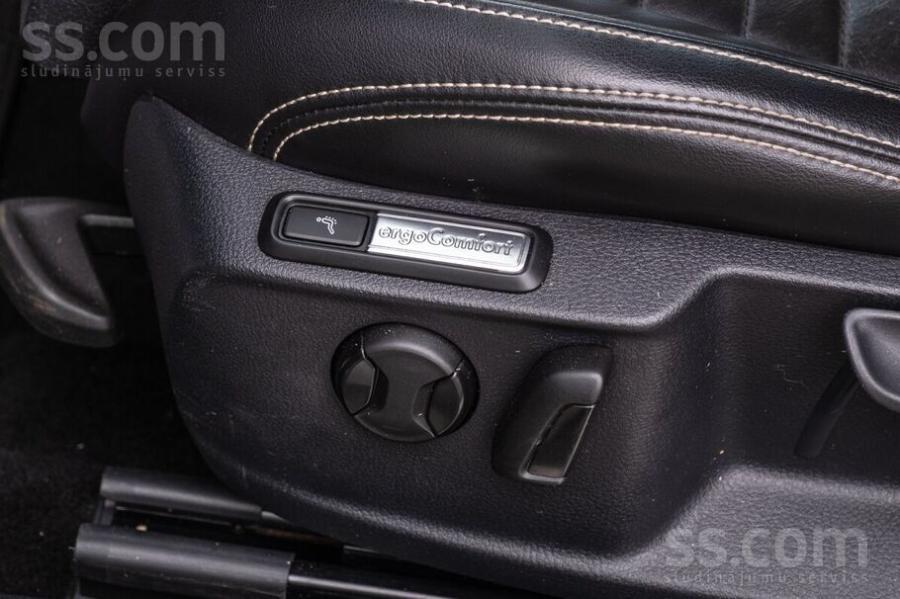 Grey Volkswagen Passat B8 2022 in Riga, with an engine capacity of 2.00 L and mileage of 158 thousand km for 22400 €, photo 18 on AUTOMOTO.COM.LV