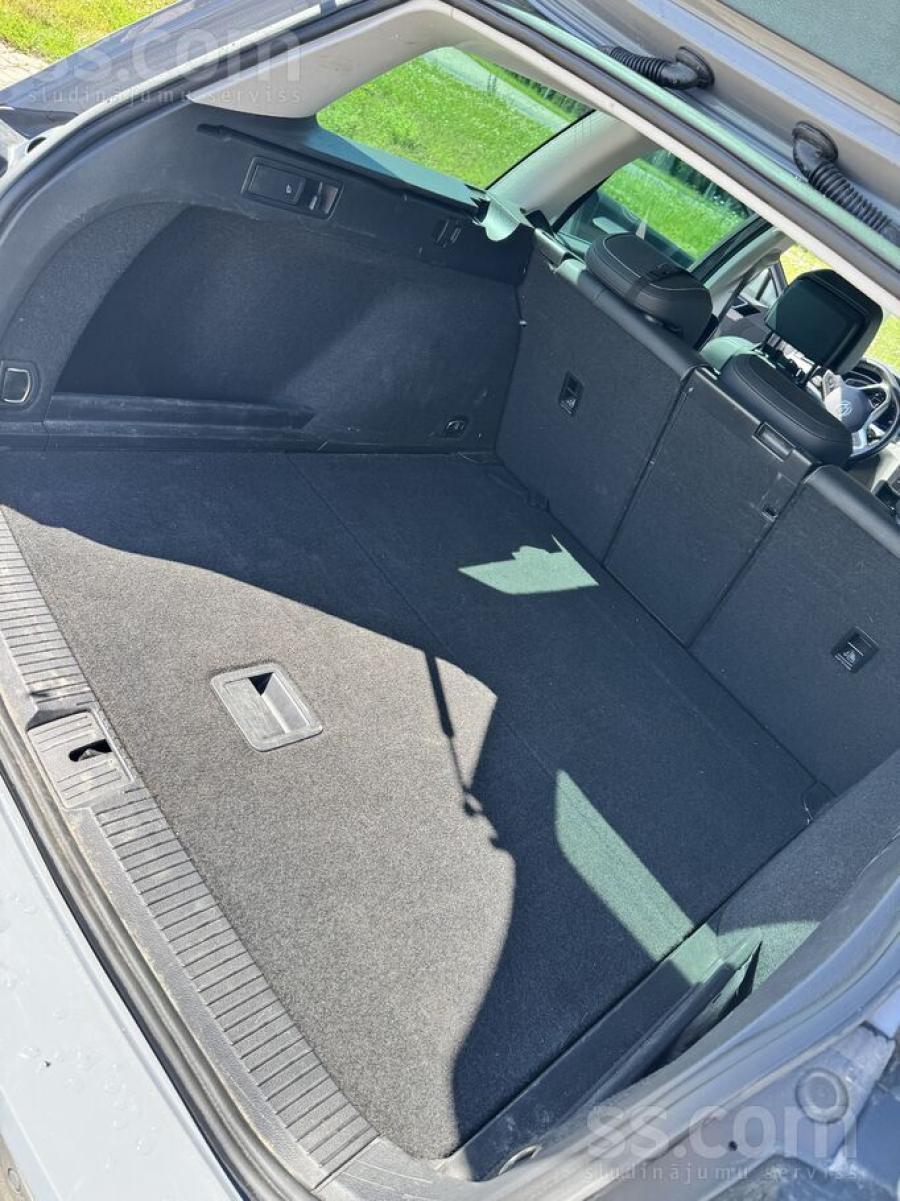 Pelēks Volkswagen Passat B8 2022 Ogre, ar dzinēja tilpumu 2.00 L un nobraukumu 112 tūkst. km par 21900 €, foto 6 vietnē AUTOMOTO.COM.LV