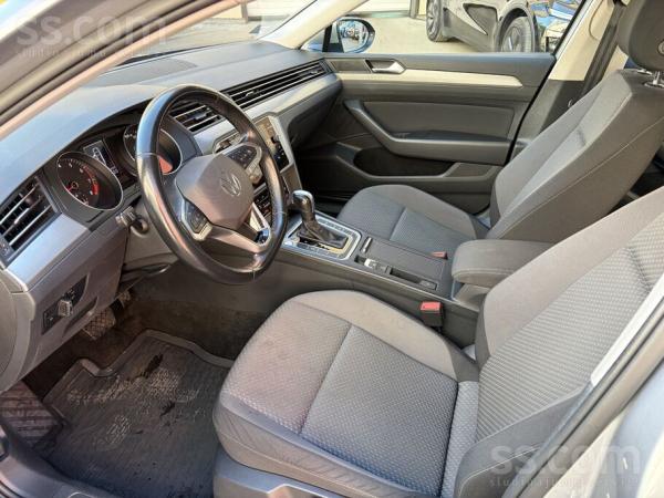 Grey Volkswagen Passat B8 2022 in Riga, with an engine capacity of 1.50 L and mileage of 134 thousand km for 16400 €, photo 8 on AUTOMOTO.COM.LV