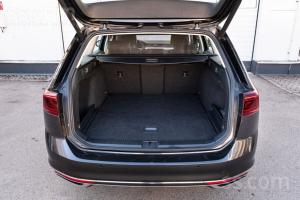 Pelēks Volkswagen Passat B8 2023 Rīga, ar dzinēja tilpumu 2.00 L un nobraukumu 128 tūkst. km par 22950 €, foto 18 vietnē AUTOMOTO.COM.LV
