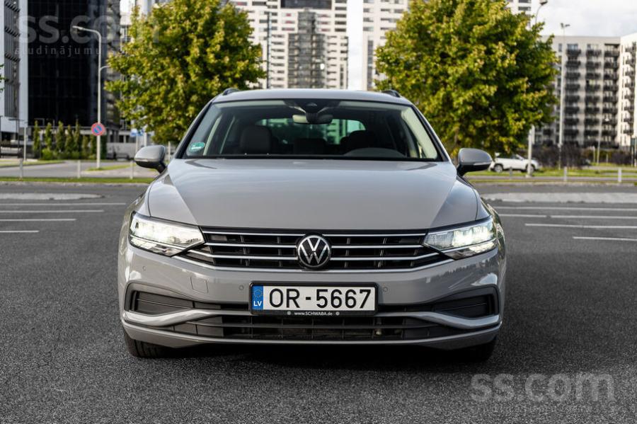 Grey Volkswagen Passat B8 2023 in Riga, with an engine capacity of 2.00 L and mileage of 113 thousand km for 19990 €, photo 3 on AUTOMOTO.COM.LV